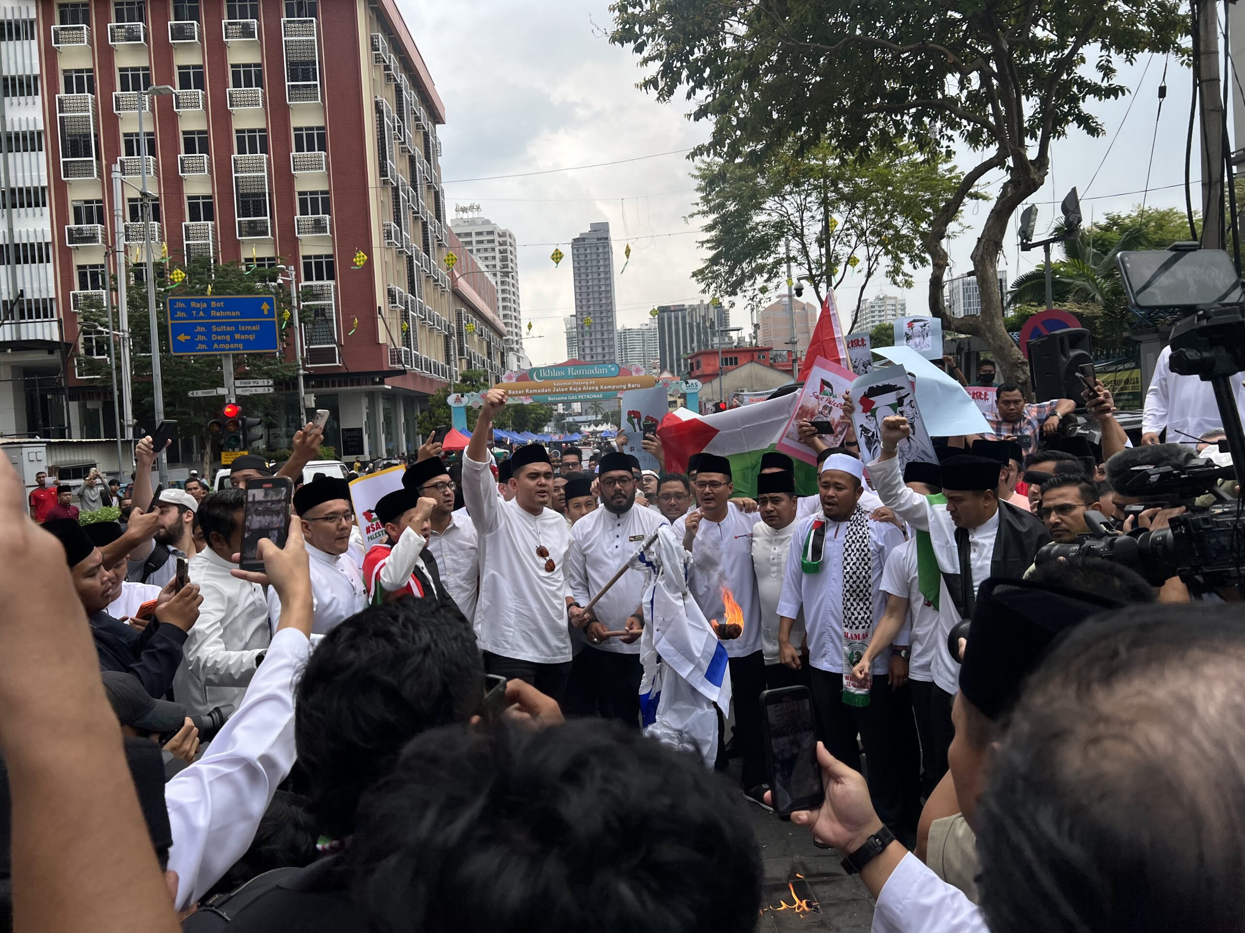 Solidariti Pemuda UMNO Tidak Pernah Pudar Bersama Masyarakat Palestin – Dr Akmal