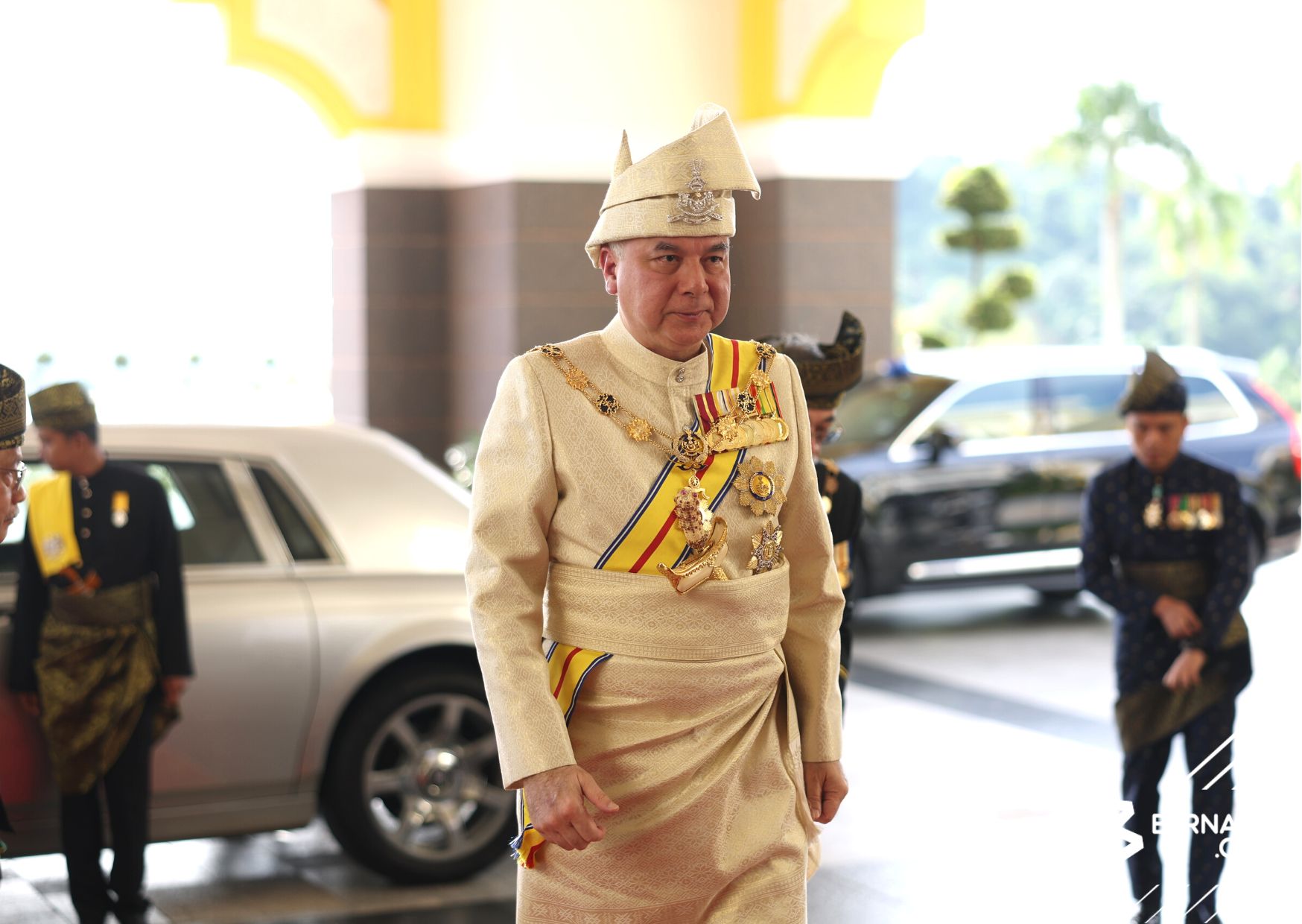 Sultan Nazrin Shah Angkat Sumpah Timbalan Yang Di-Pertuan Agong Buat ...