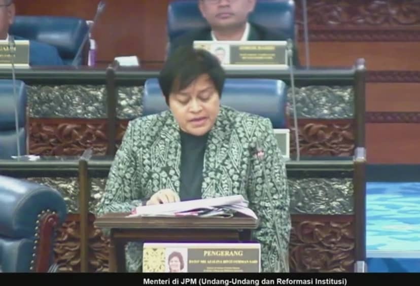 Kerajaan Pertimbang Akta 711 Untuk Perkukuh Perlindungan Pemberi Maklumat – Azalina