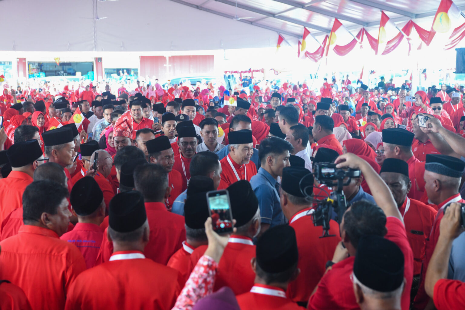 Rakyat Sedar… Tidak Ada Kerajaan Terbaik Selain UMNO/BN – Ahmad Jazlan