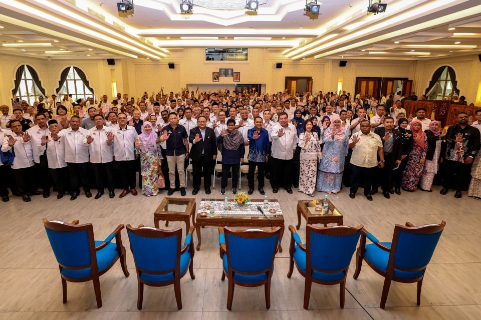 Kerajaan Kaji Perluas Skop RUU Tribunal Antibuli Kepada Semua Peringkat Umur – Azalina