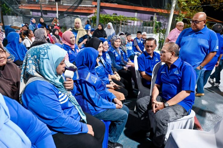 Tok Wan Santuni Pengundi DUN Tanjung Keramat