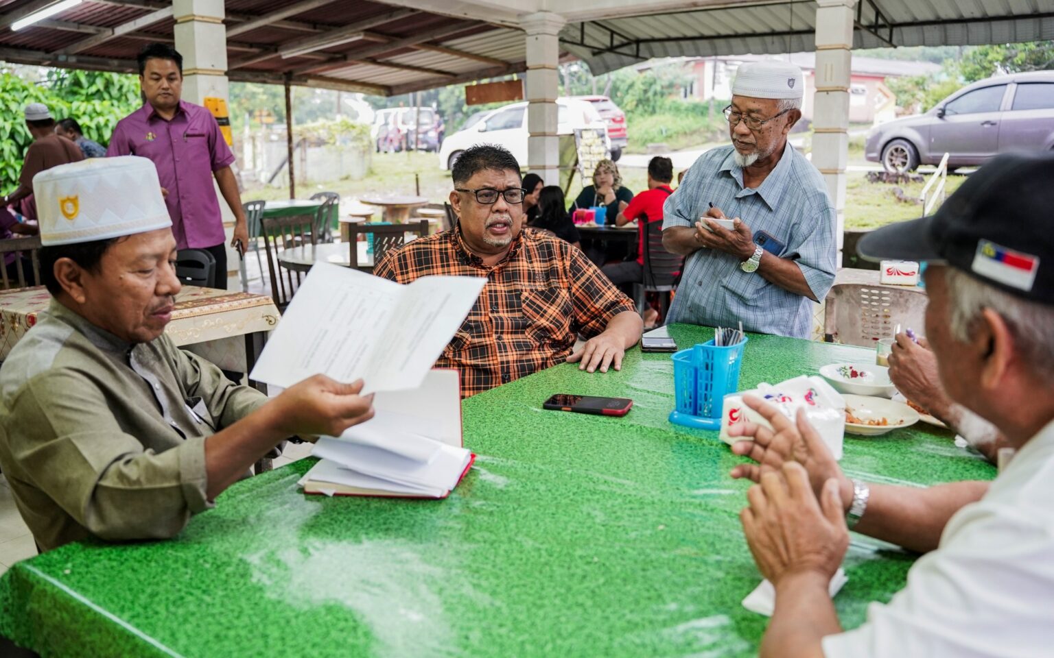 Ab Rauf Santuni Peniaga, Laksana Ziarah Kasih Perkukuh Hubungan ...