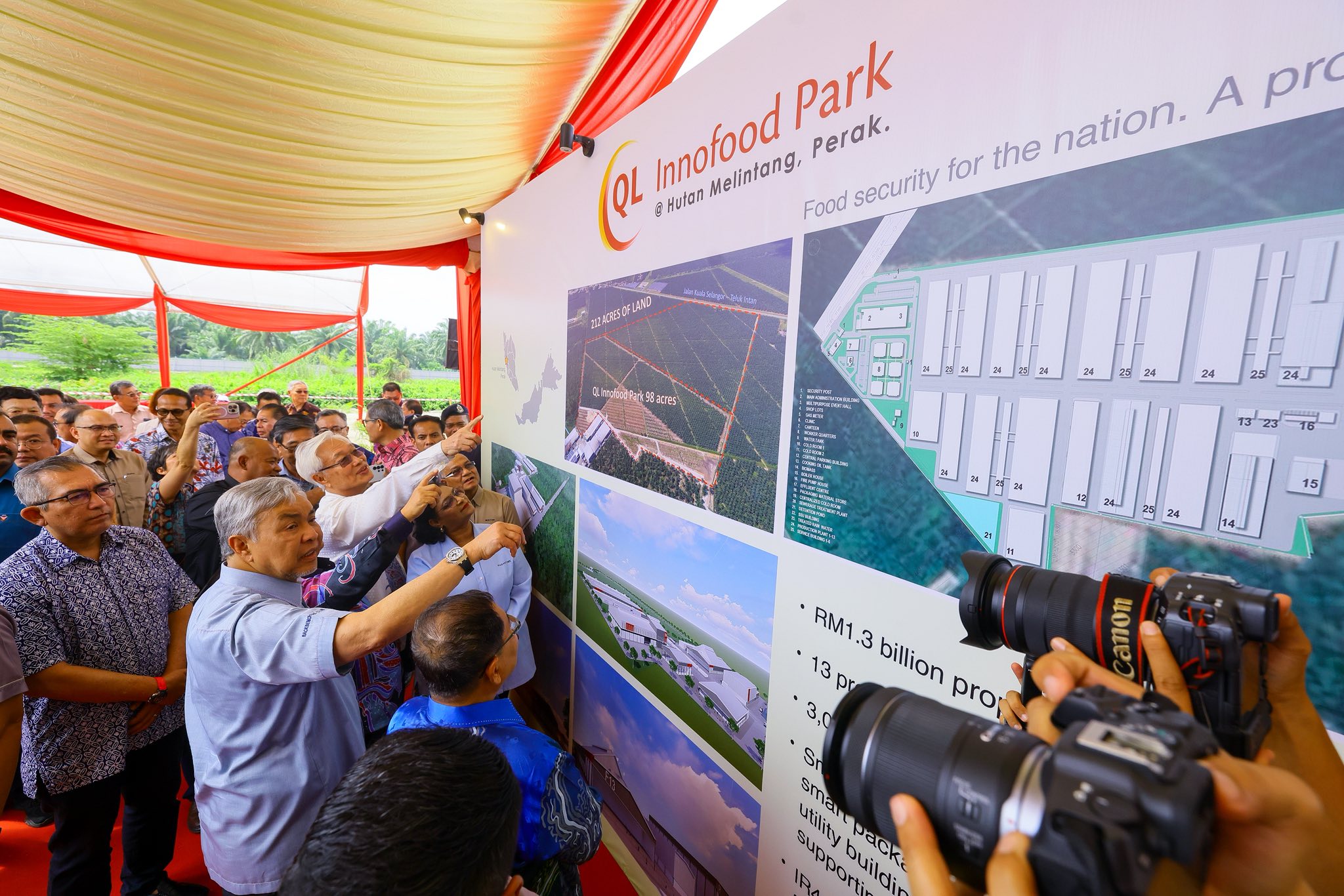 Majlis Pecah Tanah Taman Industri QL Innofood Park di QL Foods Sdn Bhd ...